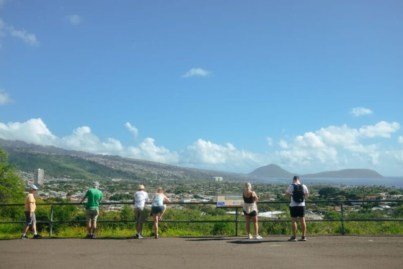 Oahu: Waikiki Trolley Hop-on Hop-off All-Line Pass - What to Expect