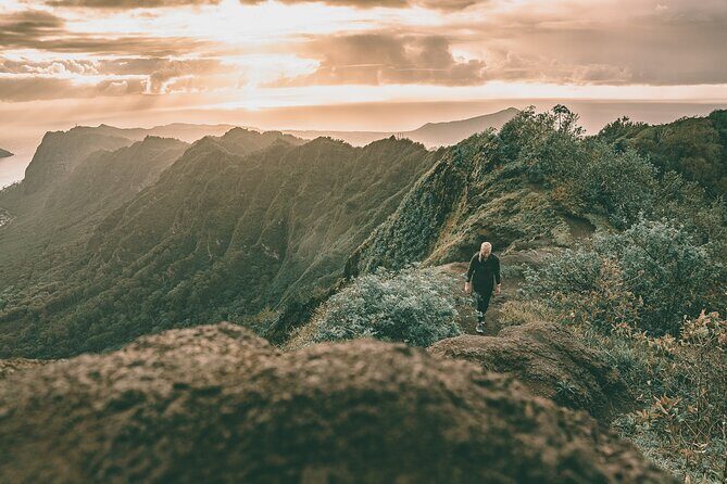 Oahu's iconic hikes - Kuliouou with photography - The Photography: An Essential Part of the Experience