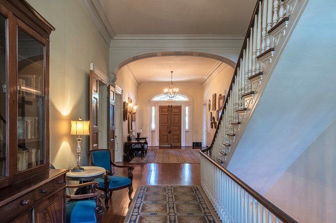 Oak Alley Plantation Tour with Transportation - Transport and Group Size: Why It Matters