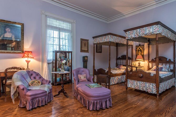 Oak Alley Plantation Tour with Transportation - Authenticity and Education