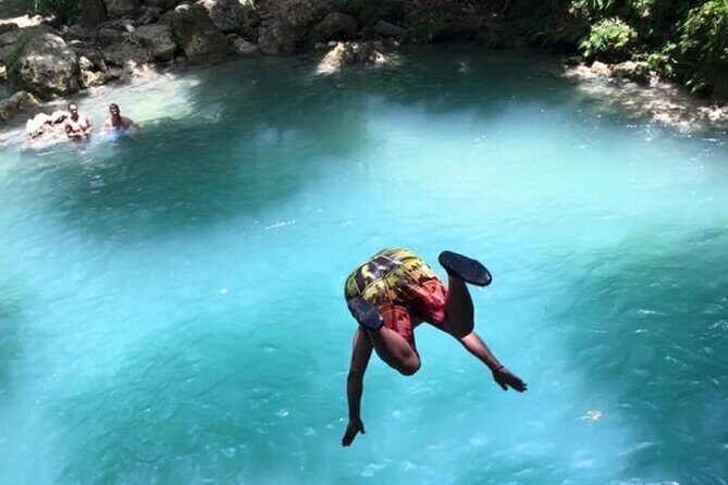 Ocho Rios: Amazing Blue Hole and Chill at Reggae Hill - An In-Depth Look at the Tour
