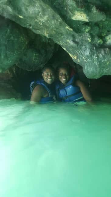 Ocho Rios: Blue Hole, Craft Market, and Beach Day Tour - The Making of a Memorable Day in Ocho Rios