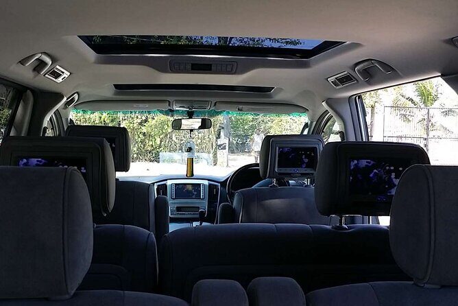 Ocho Rios Private Airport Transfers Round trip - The Experience of the Guides and Drivers