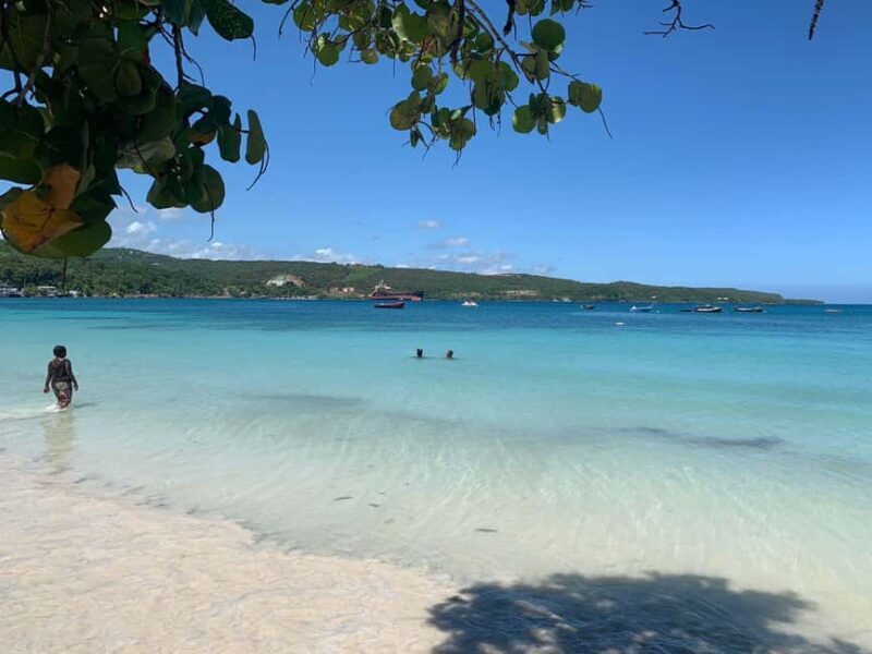 Ocho Rios: Sightseeing& Beach With stops for Lunch& Shopping - FAQ