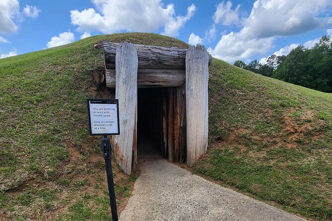 Ocmulgee Mounds Smartphone (GPS/APP) Guided History Walking Tour - An In-Depth Look at the Ocmulgee Mounds Smartphone Tour