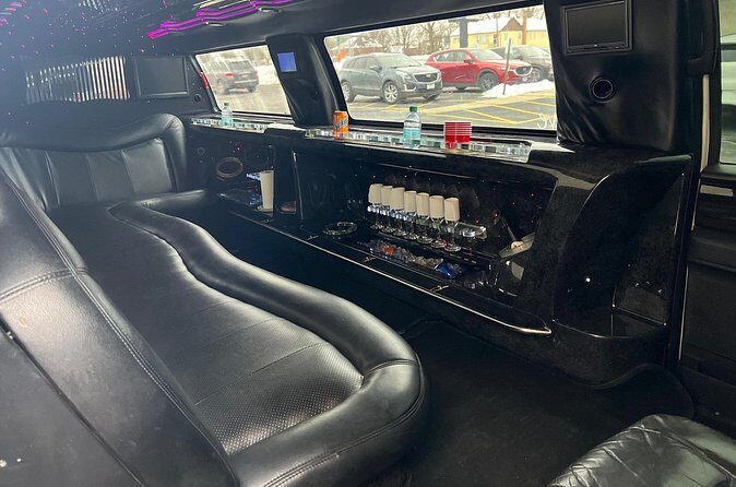 OHare-Midway to Downtown Chicago: Stretch Limousine - A Closer Look at the Experience