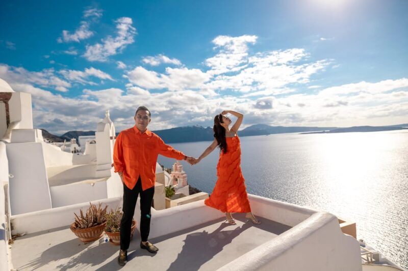 Oia: Couple photoshoot with 30 edited Photos - FAQs