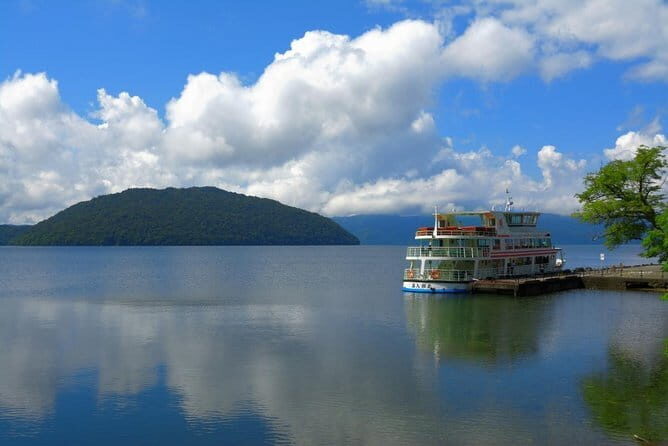 Oirase Gorge and Lake Towada Day Hike with Government-Licensed Guide - Who Will Love This Tour?