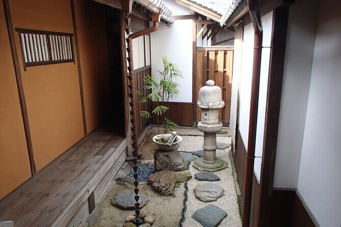 Okayama Korakuen Sushi Making and Kurashiki Walking from Okayama - An In-Depth Look at the Experience