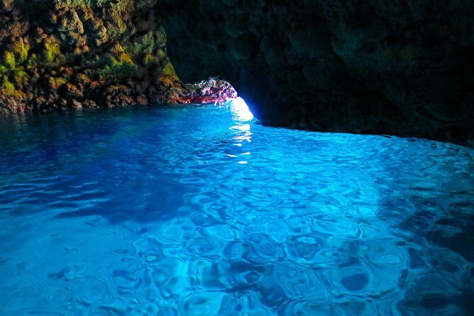 [Okinawa Blue Cave] Snorkeling and easy boat holding! Private system Very satisfied with the beautiful facilities of the shop (with photo and video shooting service) - The Snorkeling Experience: What You’ll See and Do