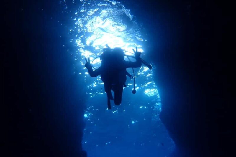 Okinawa BlueCaveIntroDiving in Onna village(free benefits) - Safety and Support