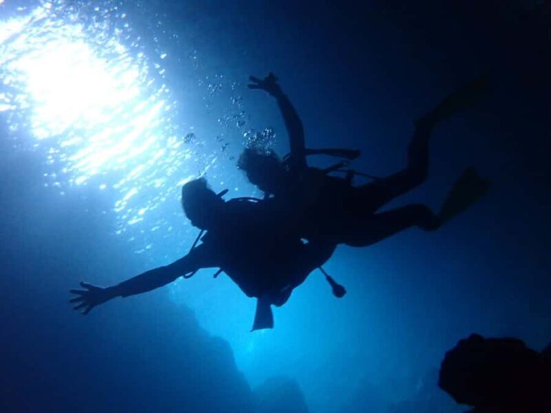 Okinawa BlueCaveIntroDiving in Onna village(free benefits) - The Photography Perk