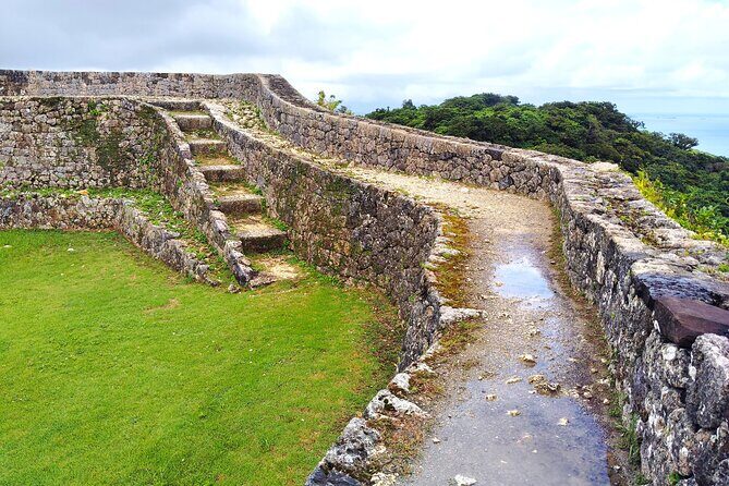 Okinawa: Nakagusuku Castle Views and Legends Tour 1.5h - Key Points