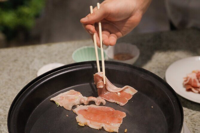 Okonomiyaki making experience~Japanese popular food - Value and Practical Considerations