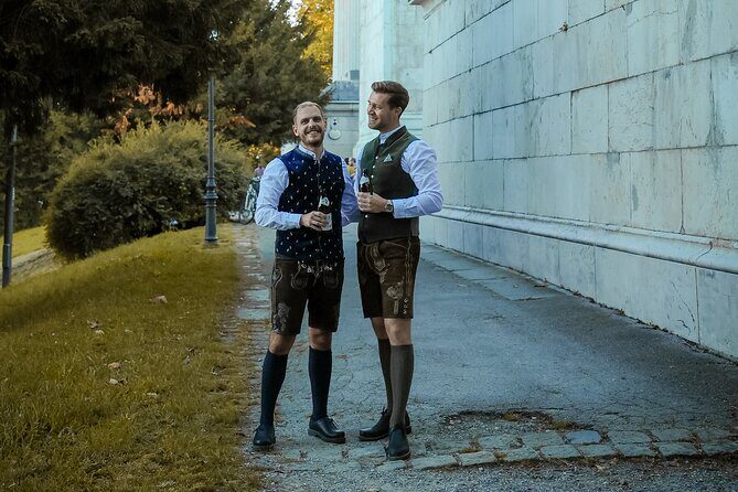 Oktoberfest Experience in Munich: Fun, Food, Beer & Seats - Starting Point and First Impressions