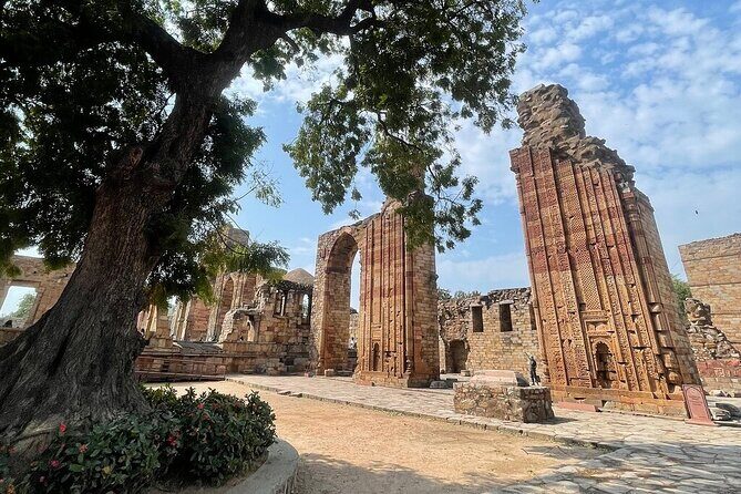 Old and New Delhi Private Full Day Tour - Expert Guided Service - Diving Into the Itinerary: What You Can Expect