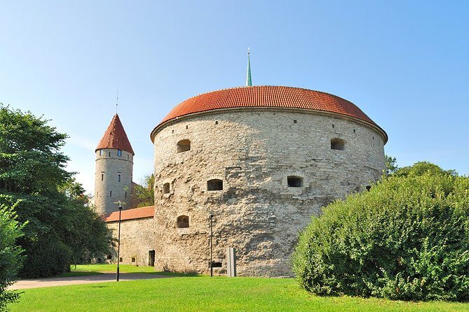Old and Nowaday Tallinn Driving and Little Walking Private Tour - Value for Money