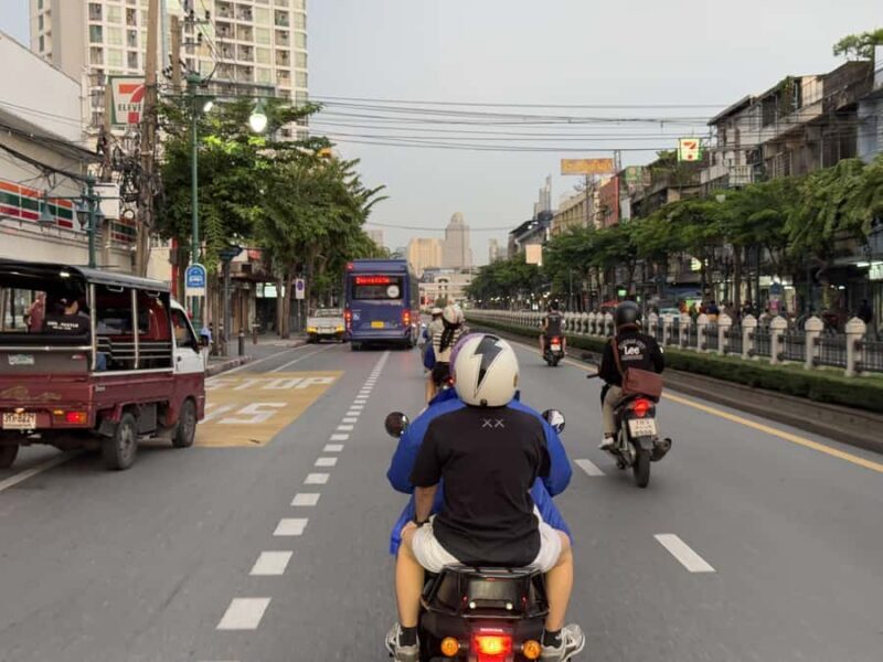 Old Bangkok Motorbike Food Adventure & Amazing Night - Key Points