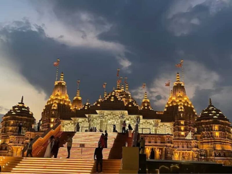 Old Delhi Private Sightseeing Tour with Akshardham Temple - Key Points