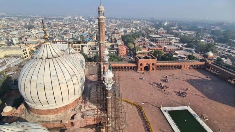 Old Delhi: Red Fort, Jama Masjid & Chandi Chowk Guided Tour - Transition: Rickshaw Ride through Chandni Chowk