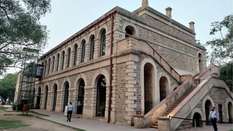 Old Delhi: Red Fort, Jama Masjid & Chandi Chowk Guided Tour - Hidden Gems and Local Insights