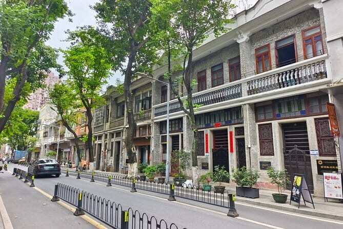 Old Guangzhou Private Walking Tour with Local Experience - Who Should Consider This Tour?