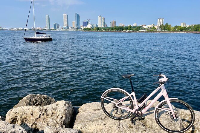 Old Milwaukee Lite 1:30pm E-Bike Tour - A Thorough Look at the Milwaukee E-Bike Tour