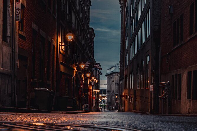 Old Montreal at Twilight Walking Tour Semi-Private - Practical Tips for a Memorable Evening