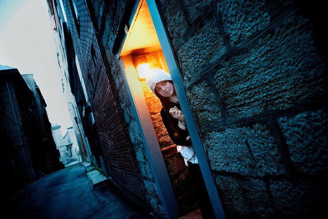 Old Montreal Ghost Walking Tour - An In-Depth Look at the Old Montreal Ghost Walking Tour