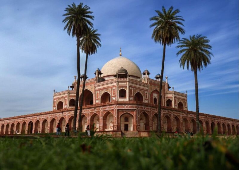 Old & New Delhi: Private Guided City Tour by Car with Snacks - Why This Tour Works Well