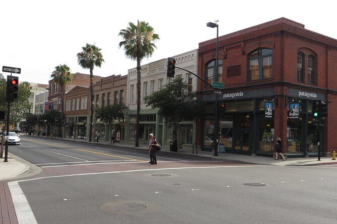 Old Pasadena Scavenger Hunt Walking Tour and Game - Who Will Enjoy This Tour?