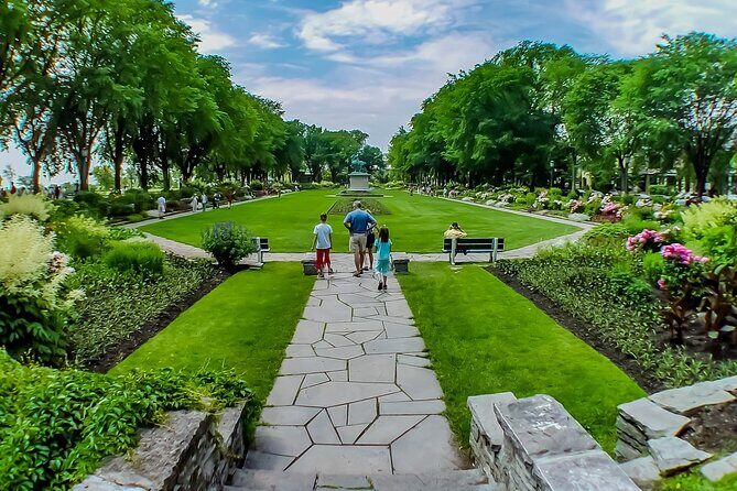 Old Quebec private tour on foot and by vehicle - Frequently Asked Questions