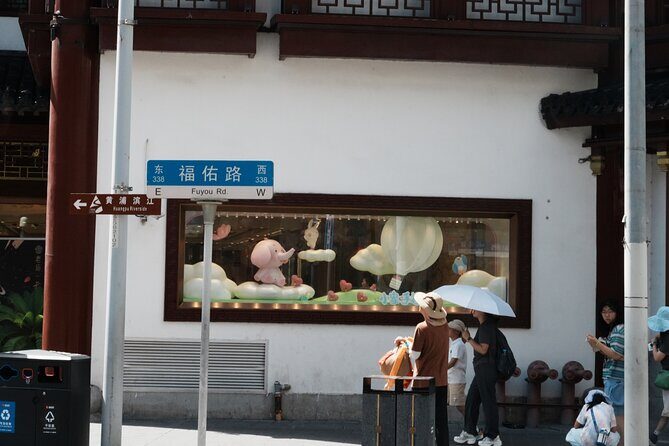 Old Shanghai Footprints Yu Garden Walking Tour - Authenticity & Real Experiences