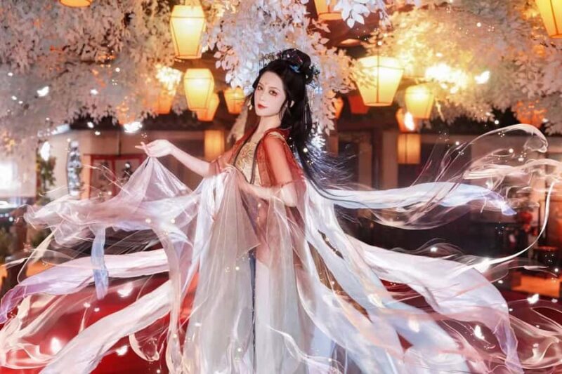 Old Shanghai: Hanfu Photoshoot Walking Tour Experience - Who Should Consider This Experience?