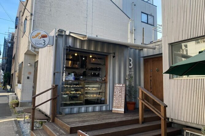 Old Tokyo History Coffee Gardens and Traditional Street Food - Discovering the Charm of Fukugawa: A Walk Through Time