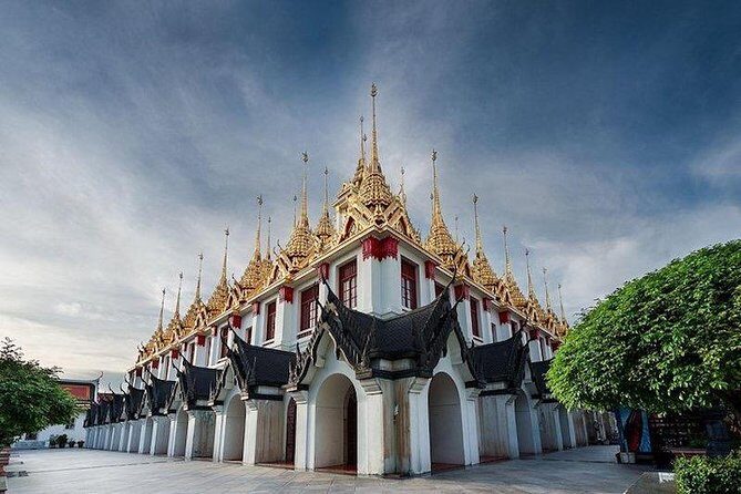 Old Town City Tour of Bangkok with Wat Suthat, Wat Saket & Wat Ratchanadda - The Sum Up
