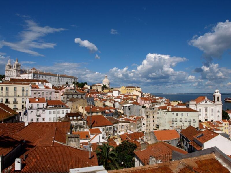 Old town of Lisbon on board of a tuk tuk- 1hour - An Efficient Introduction to Lisbon’s Sights