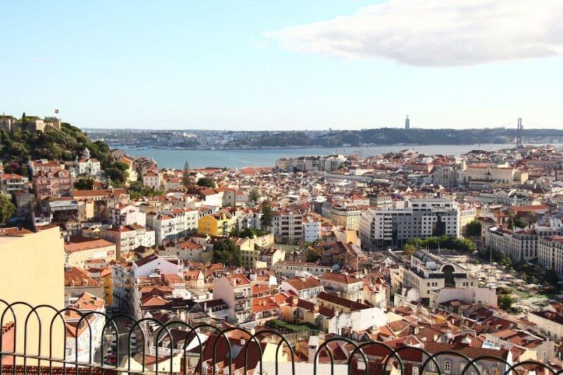Old town of Lisbon on board of a tuk tuk- 1hour - What Could Be Better?