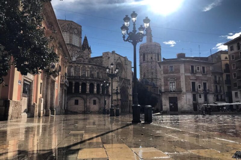 "Old Town" Private Guided Tour on Bike, E-Bike or E-step - Introduction: An Authentic Way to Discover Valencia’s Old Town
