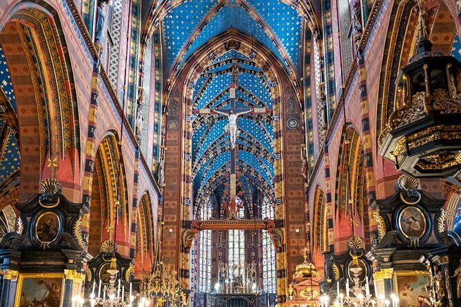 Old Town Short Guided Tour to Saint Mary Basilica - Key Points