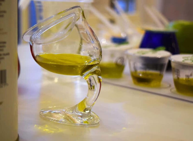 Olive oil tasting & food pairing in Thessaloniki - A Hands-On Dive into Greek Olive Oil Culture
