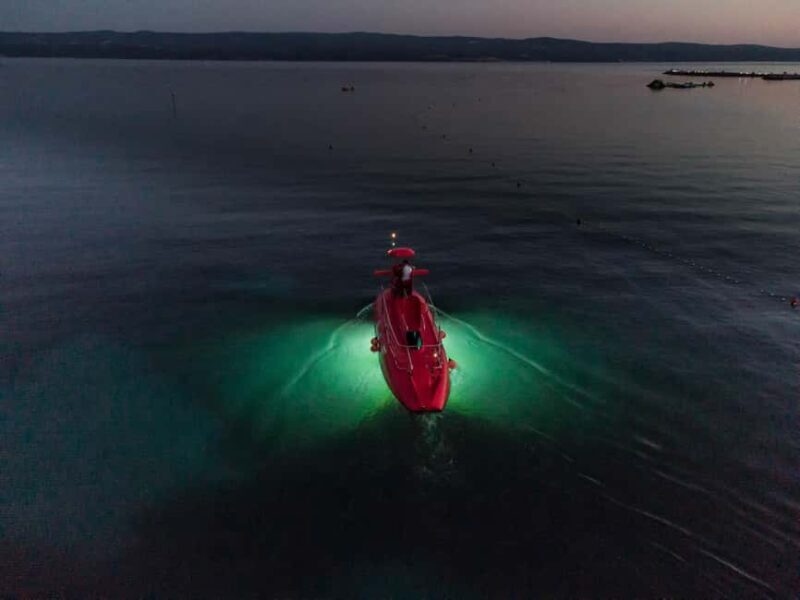 Omi: Semi-Submarine Underwater Adventure - An In-Depth Look at the Omi Semi-Submarine Experience
