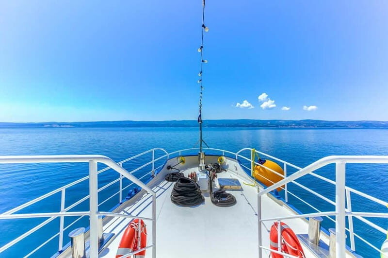Omi: Sunset Boat Trip to Puia (Bra island) with Dinner - Practical Tips for Travelers