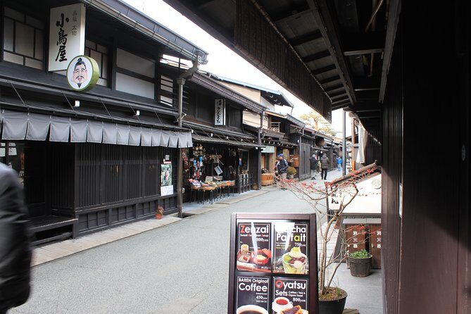 [One-day bus tour departing from Kanazawa Station] Shirakawa-go/Takayama tour platinum route bus tour - FAQs