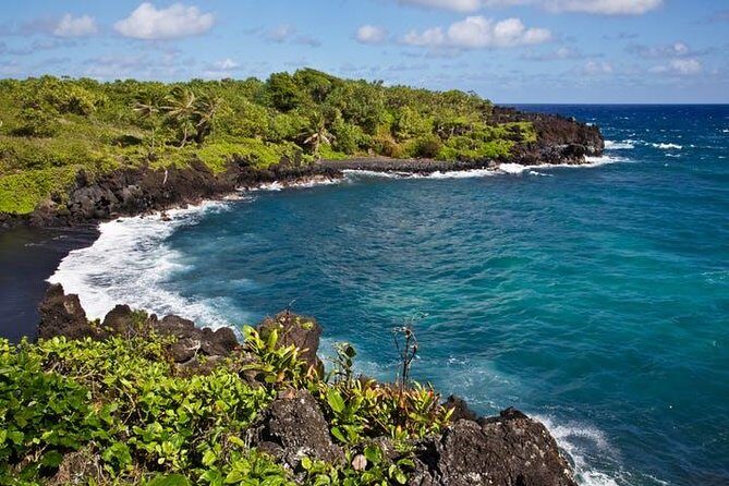One Day Heavenly Hana Tour: Island Hopping from Oahu to Maui - An In-Depth Look at the Heavenly Hana Tour