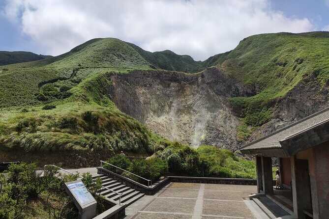 One Day Hike around Taipei's Yangmingshan National Park - Analyzing the Value: Is It Worth It?