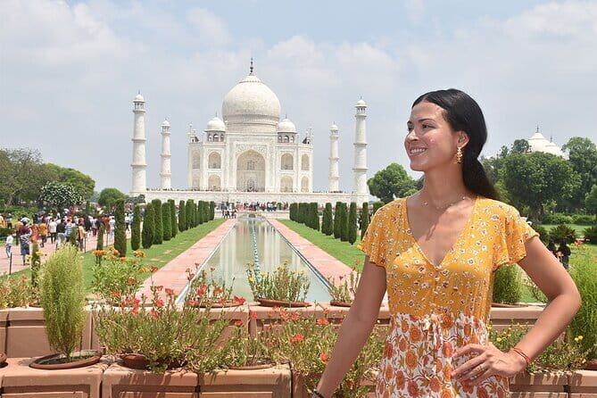 One Day in Taj Mahal and Agra by Superfast Train From Delhi - Arrival and First Stop: The Taj Mahal