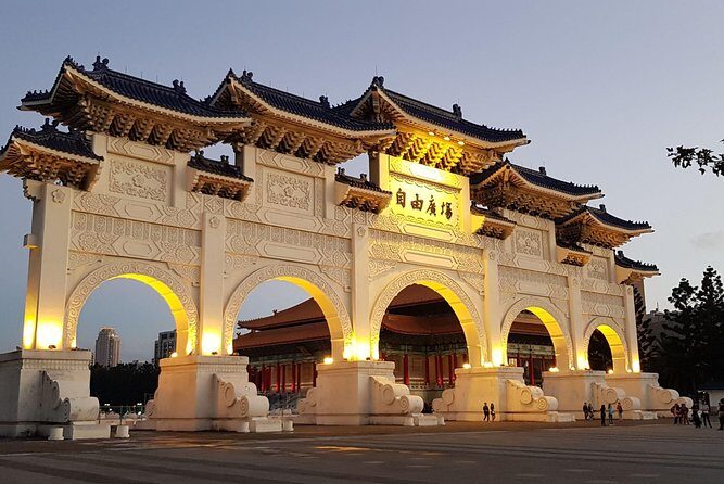 One-day private chartered car tour in Taipei: Yehliu, Jiufen, Pingxi, North Coast popular attractions with chartered car, professional Chinese/English driver - Authentic Experiences and Traveler Feedback