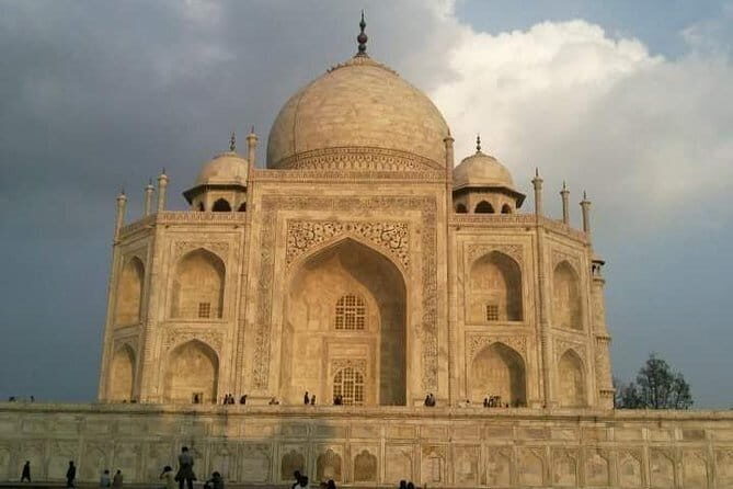 One Day Private Guided Tour of Taj Mahal Sunrise by Car From Delhi - FAQ