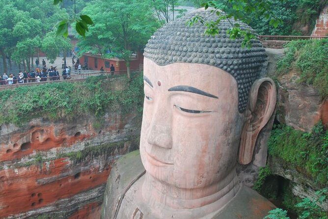 One Day Private Tour of Leshan Giant Buddha, Huanglongxi Ancient Town - Overview and First Impressions